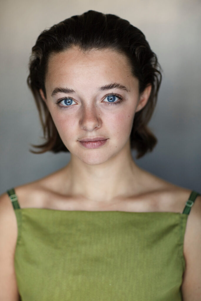 Ellie de Lange - The Artists Partnership